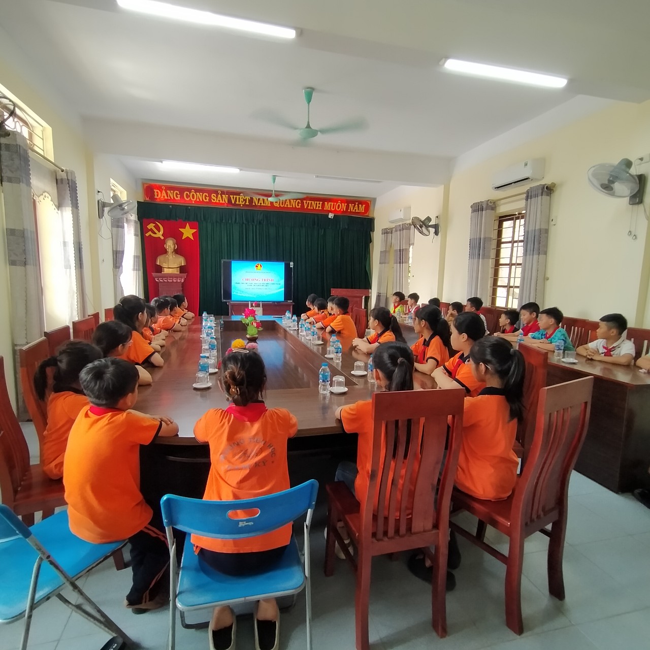 KIM THÀNH: HỘI ĐỒNG ĐỘI HUYỆN TRIỂN KHAI CHƯƠNG TRÌNH THIẾU NHI VIỆT ...